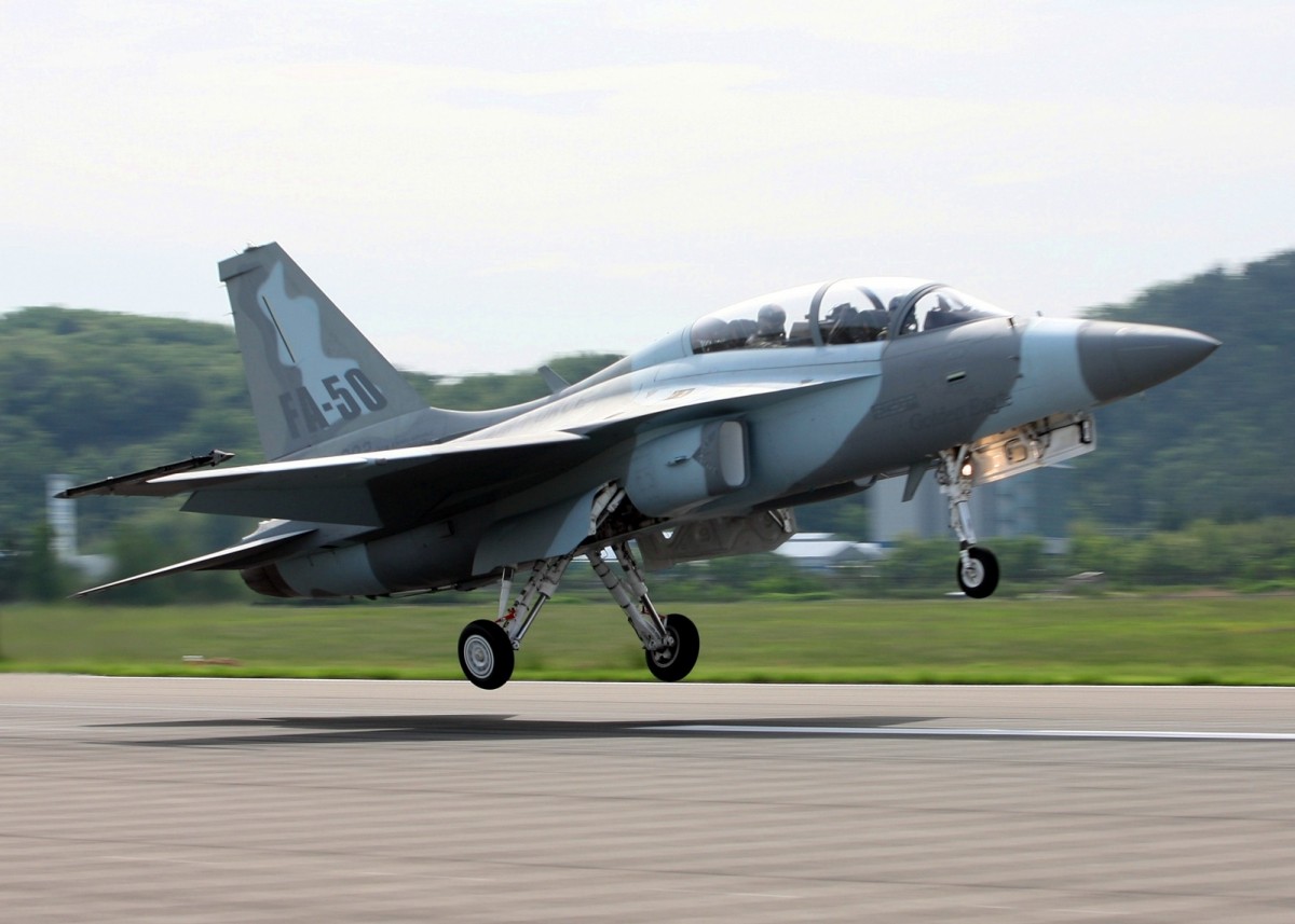 Pierwszy koreański FA-50 wszedł do służby | Defence24