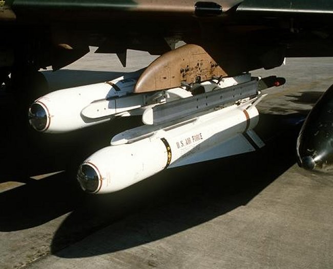 Kierowany pocisk rakietowy AGM-65 Maverick [WIDEO + FOTO]