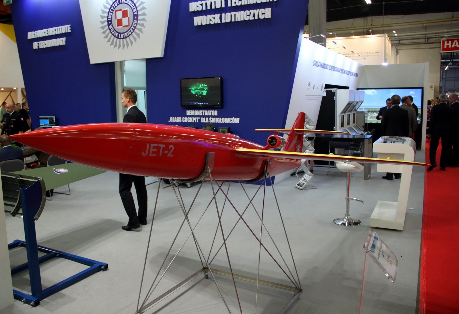 MSPO 2015: Odrzutowy cel latający Jet-2 od ITWL | Defence24