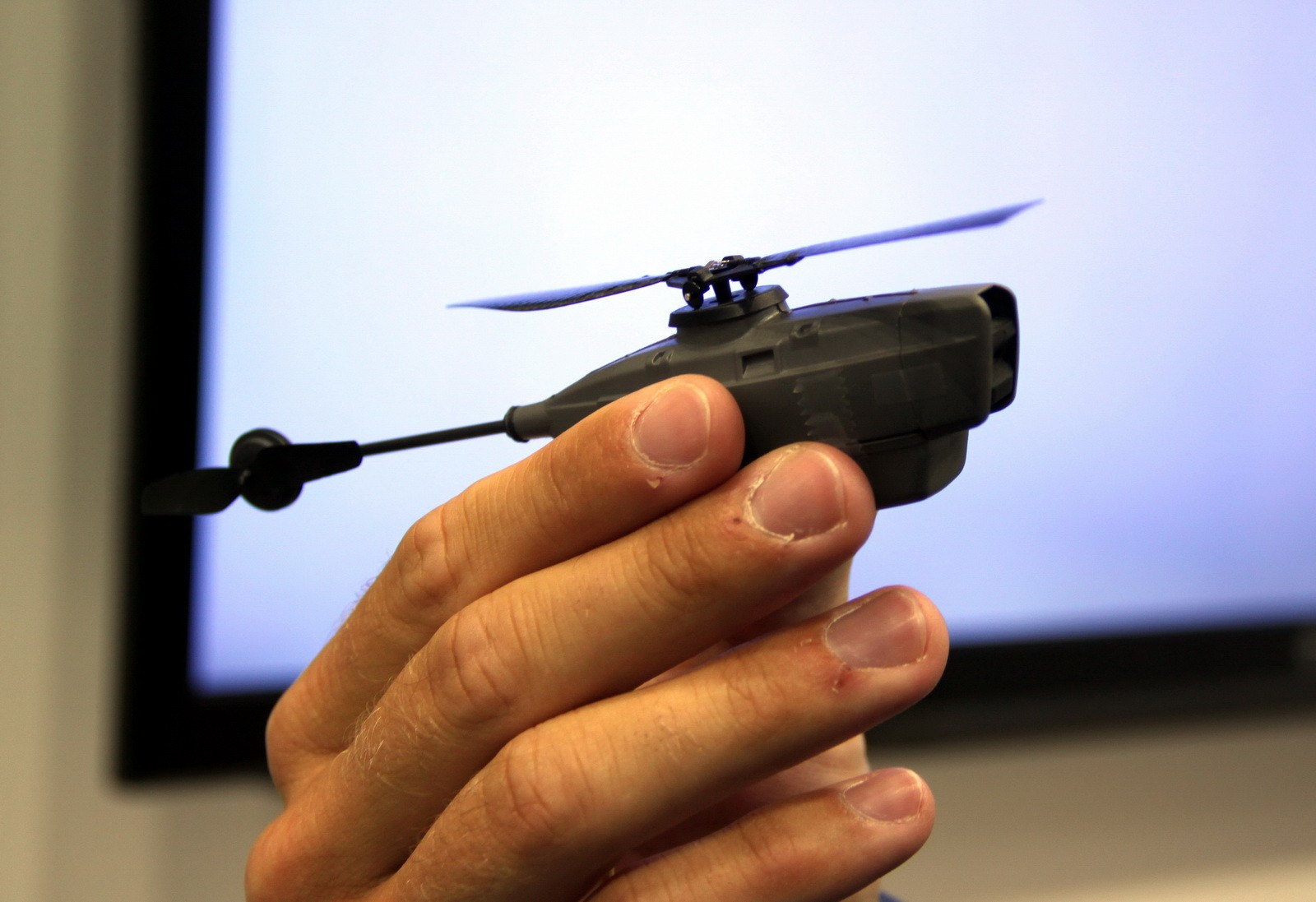 Najmniejszy dron świata - Black Hornet 2 | Defence24