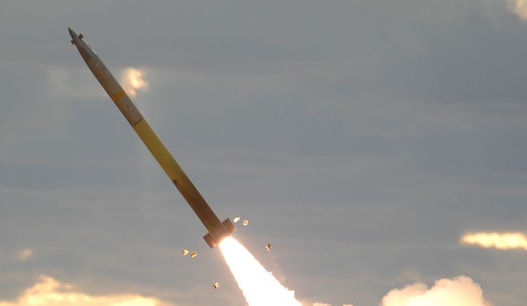 Kontrakt na "alternatywne" głowice dla pocisków GMLRS | Defence24