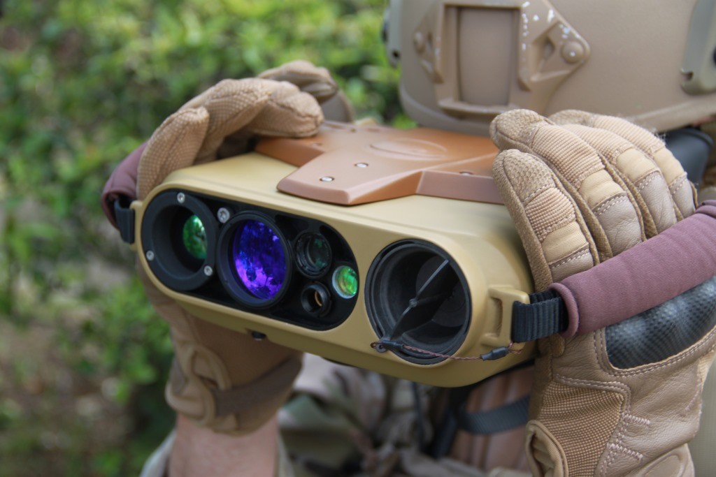 Eurosatory 2016: Wielofunkcyjna lornetka JIM Compact