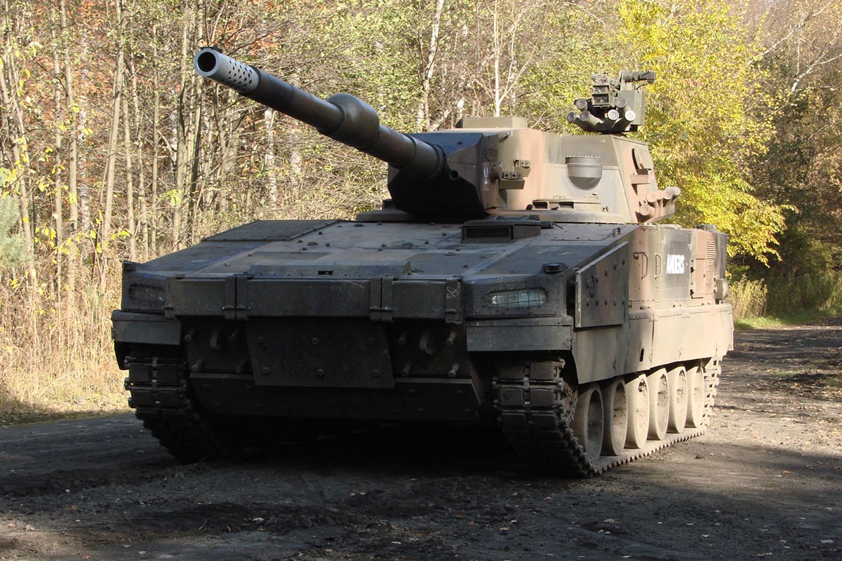 MON: Nowy BWP bez opóźnień. Gepard: „realizacja zawieszona”