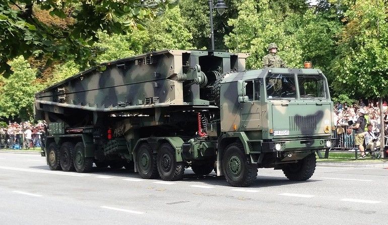 Polish Army Acquires Assault Bridges For The Leopard Tanks. Contractor ...