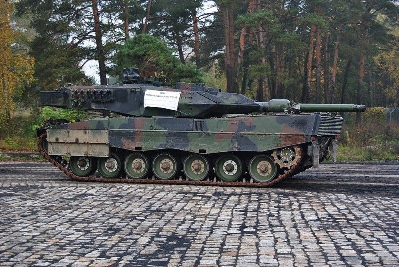 Poland Receives More Leopard 2A5 Tanks