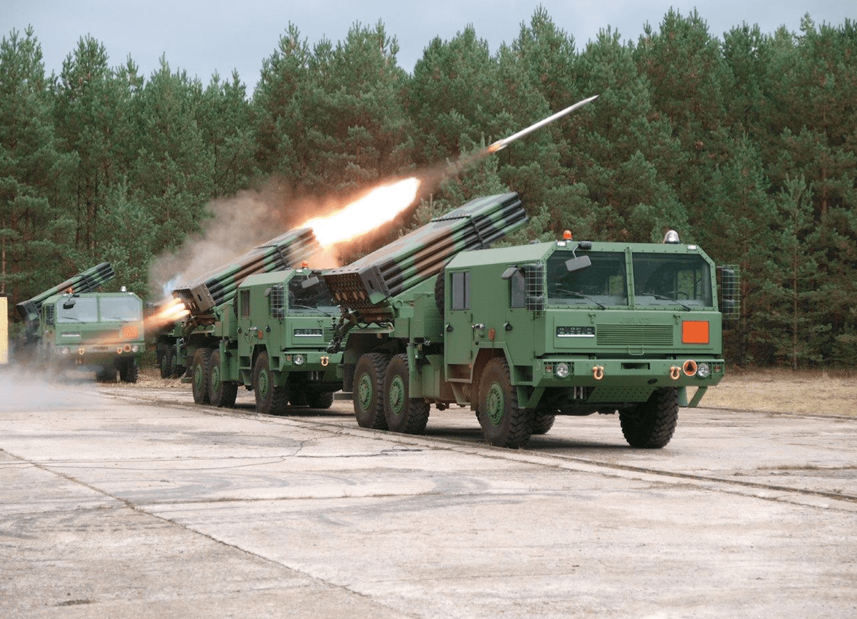 ZSSW na zmodernizowanym Rosomaku i pancerny Waran. HSW na MSPO 2022