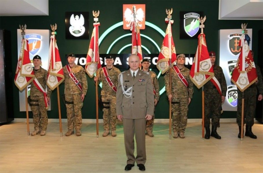 Gen. Patalong odchodzi do cywila