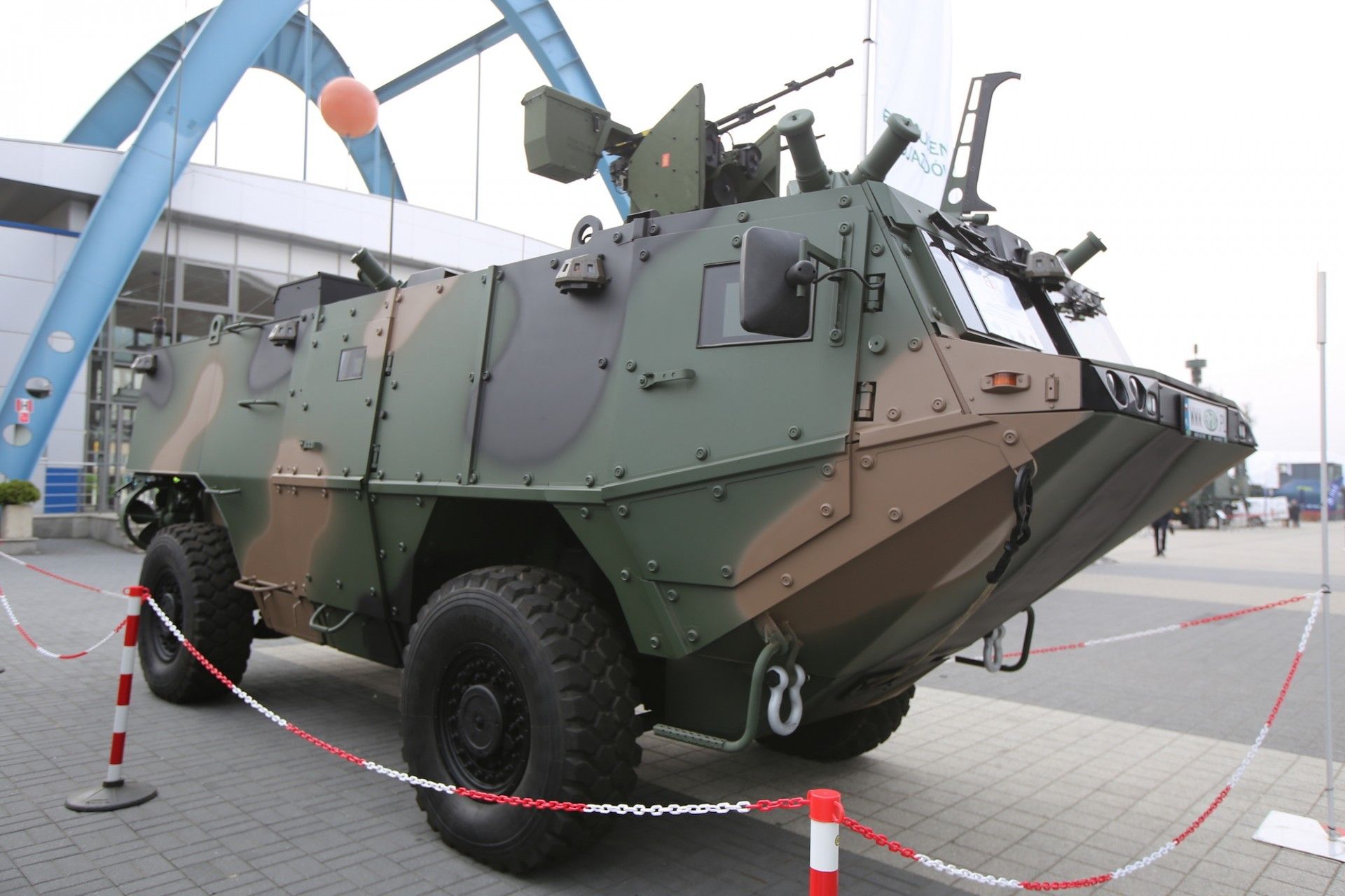 Kleszcze zastąpią BRDM-2. MON podpisze umowę z AMZ-Kutno