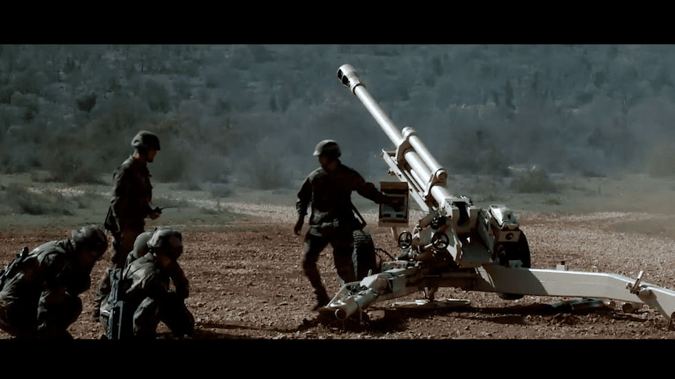 Lekka haubica 105 mm prezentowana w Polsce [Defence24 TV] | Defence24