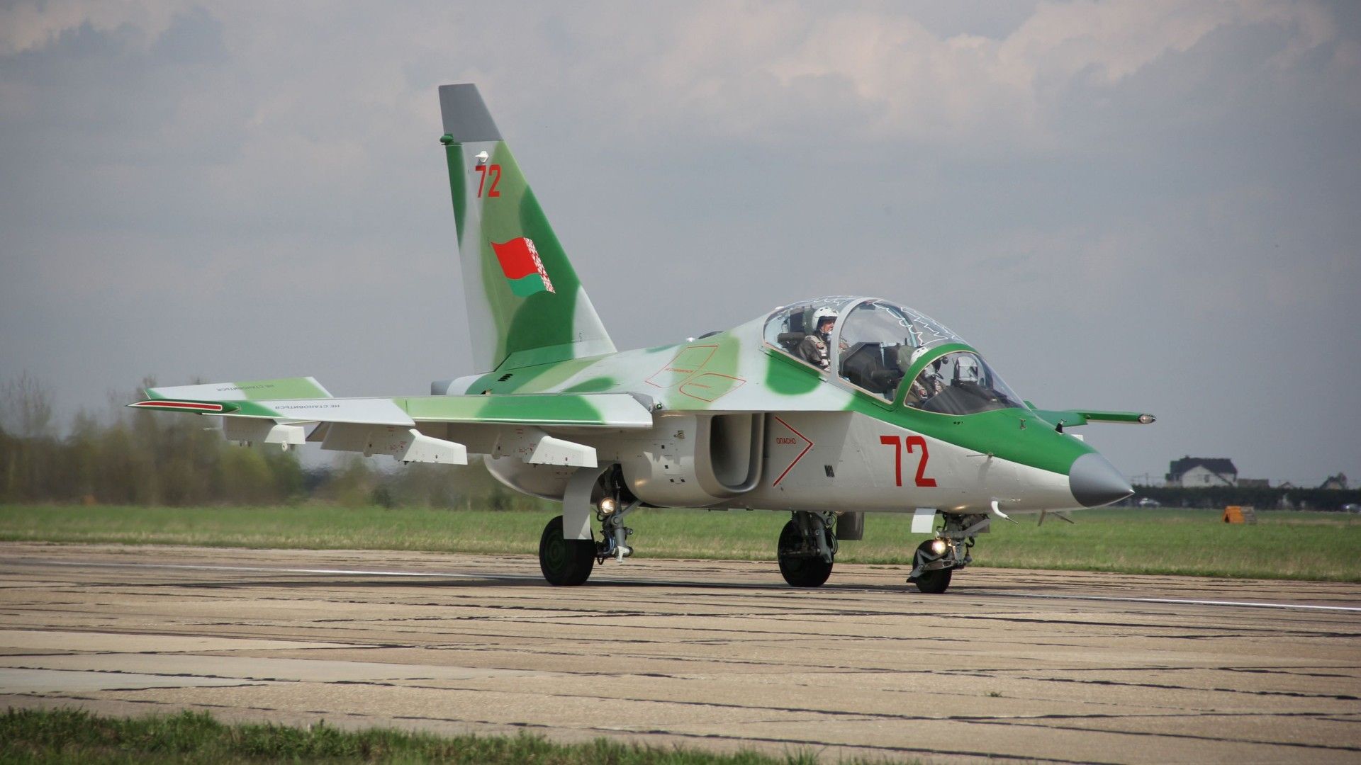 12 maszyn Jak-130 na Białorusi. Zastąpią Su-25? [WIDEO] | Defence24