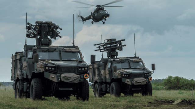 Poland tests new generation VSHORAD. Piorun Missile Launched from ...