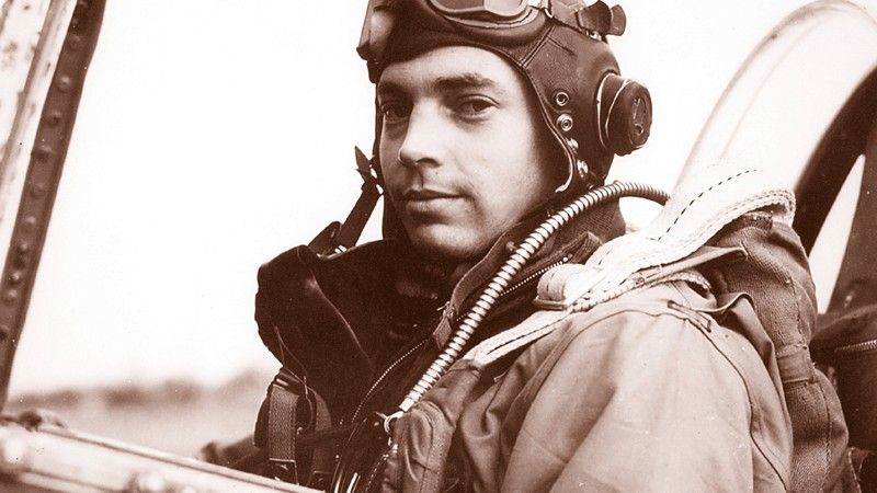 Zmarł William Overstreet- amerykański pilot, który w okupowanym przez ...