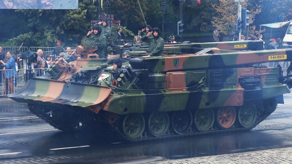 Wojsko zleca naprawę żurawi w WZT | Defence24