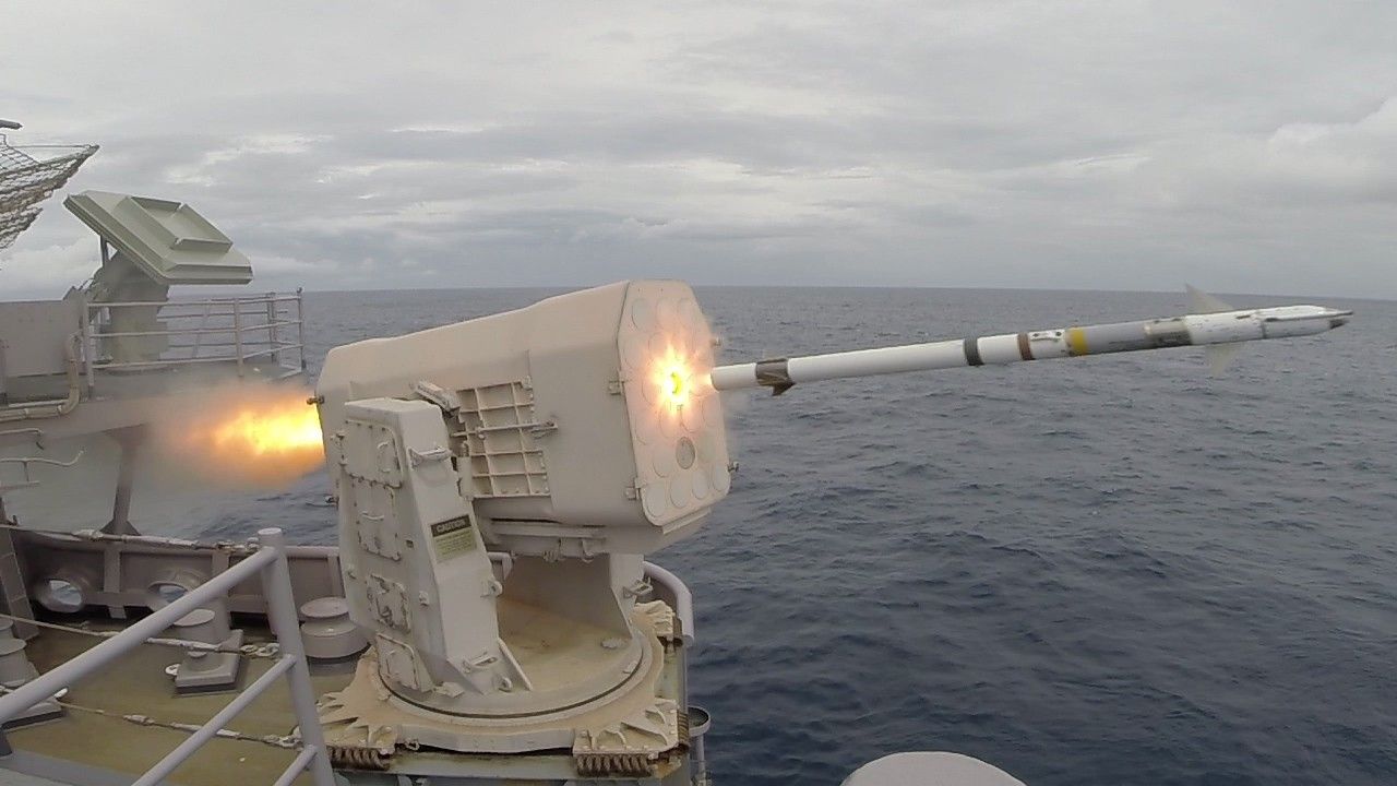 Nowa wersja przeciwlotniczego systemu RAM Block 2 dla US Navy | Defence24