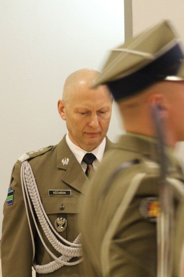 Gen. Różański: chciałem pokazać, że nie godzę się na poniżanie kadry ...