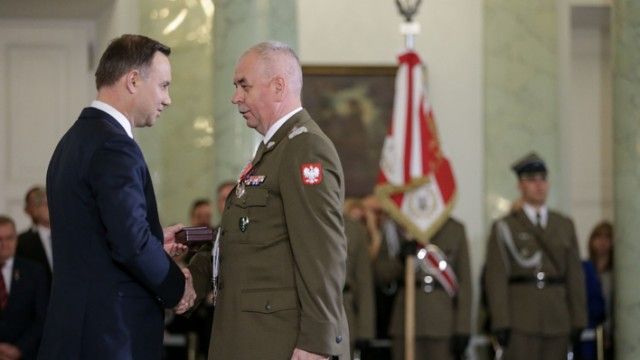 Prezydent: Gen. Janusz Adamczak dyrektorem Międzynarodowego Sztabu ...
