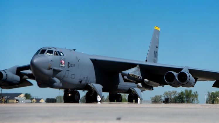 B-52 dostaną nowe silniki. Miliardowy kontrakt | Defence24