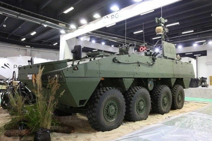 MSPO 2022: Rozpoznawcze Rosomaki dla artylerii zamówione | MSPO Defence24