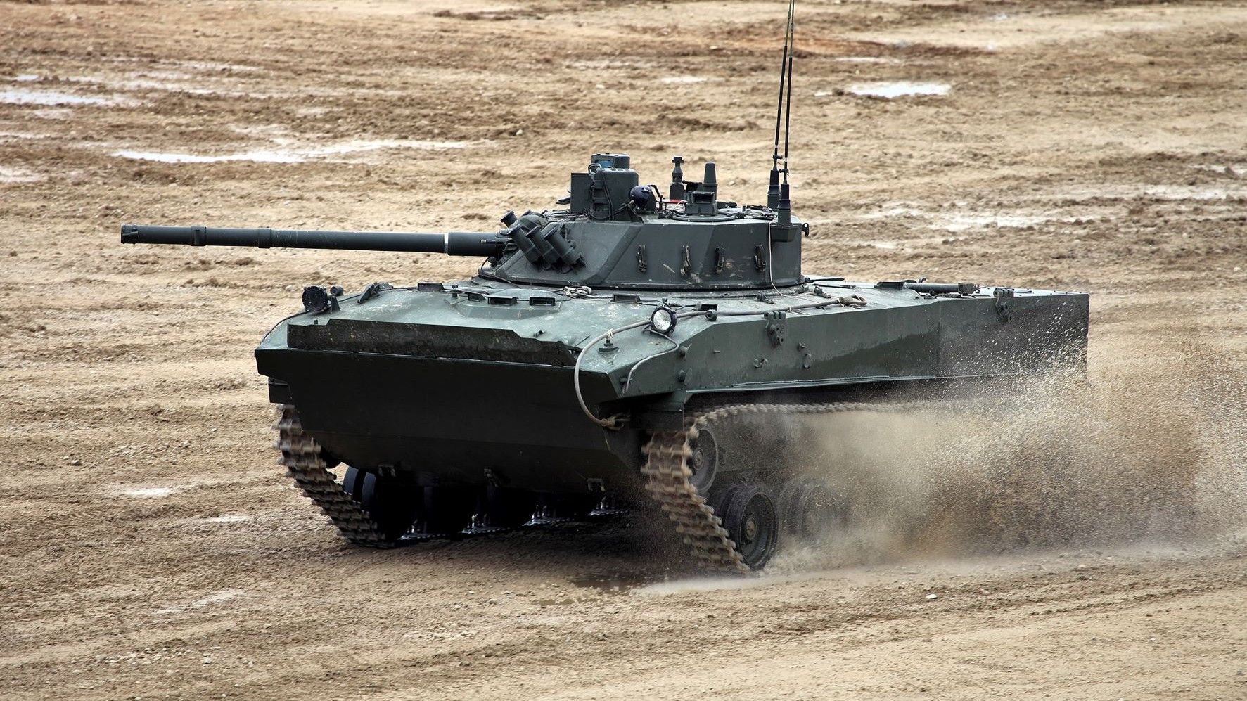 Rosjanie odbierają kolejne pojazdy bojowe | Defence24