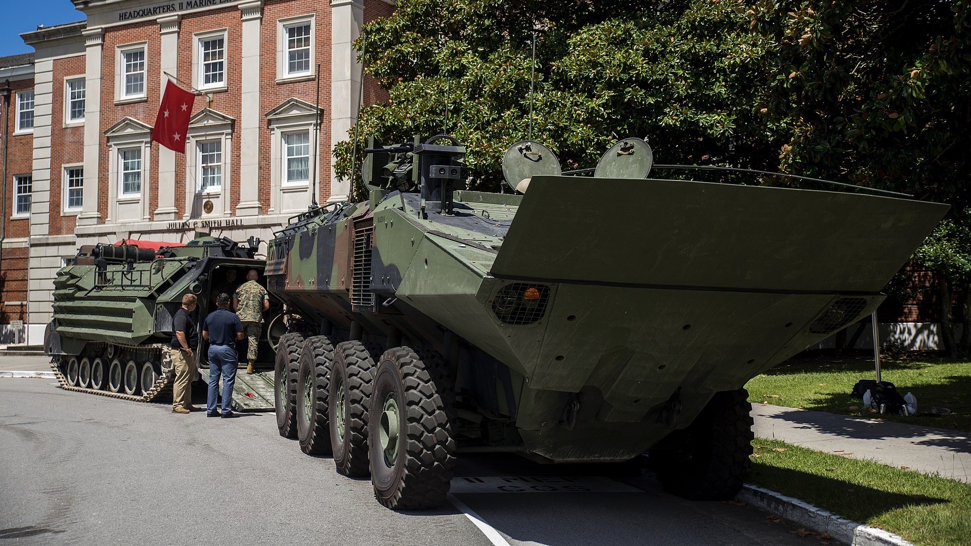 Kolejne zamówienie na transportery dla Marines