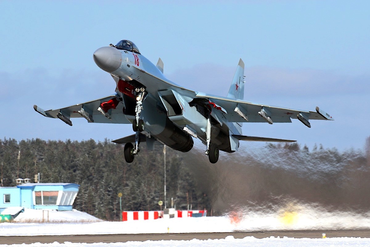 Su-35, S-400 i Iskandery ze wschodu Rosji na Białorusi [KOMENTARZ]