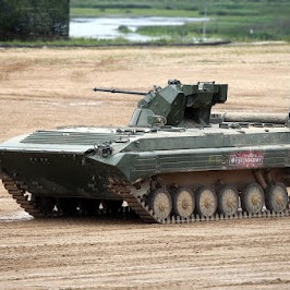 Rosja straciła zmodernizowanego BMP. Forsował przeszkodę wodną | Defence24