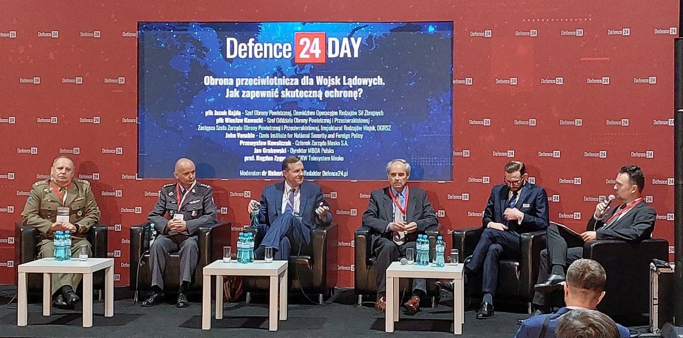 Defence24 Day: Jak ochronić Wojska Lądowe przed atakiem z powietrza? Będzie "Piorun 3.0" | Defence24