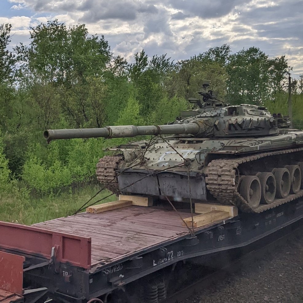 Rosjanie ściągają kolejne czołgi ze składnic sprzętowych | Defence24