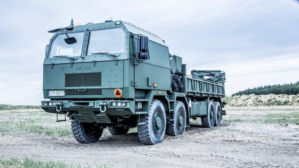 JELCZ z siedemdziesiątką na liczniku i wciąż przyspiesza