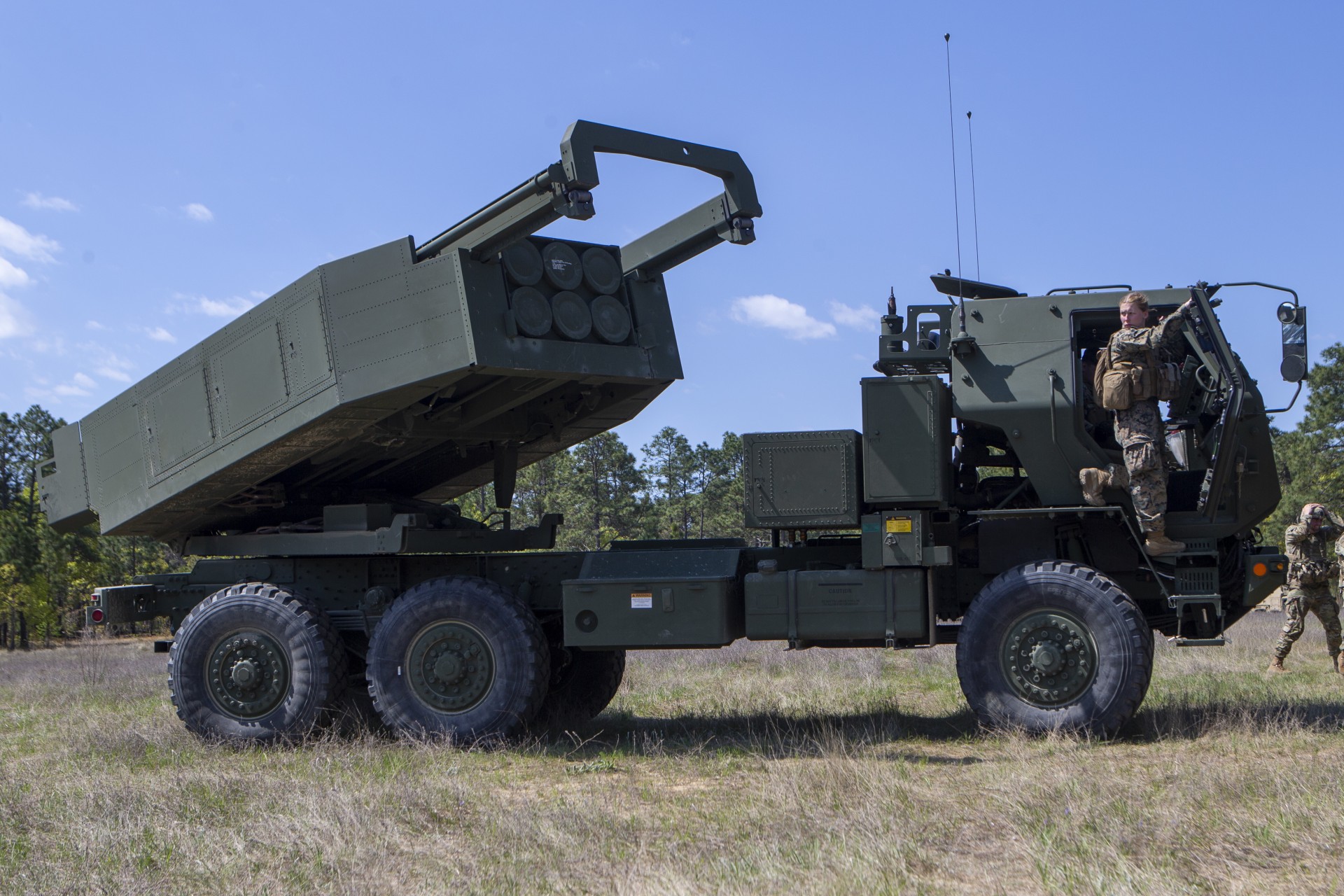 HIMARS-y i Caesary znów strzelają razem | Defence24