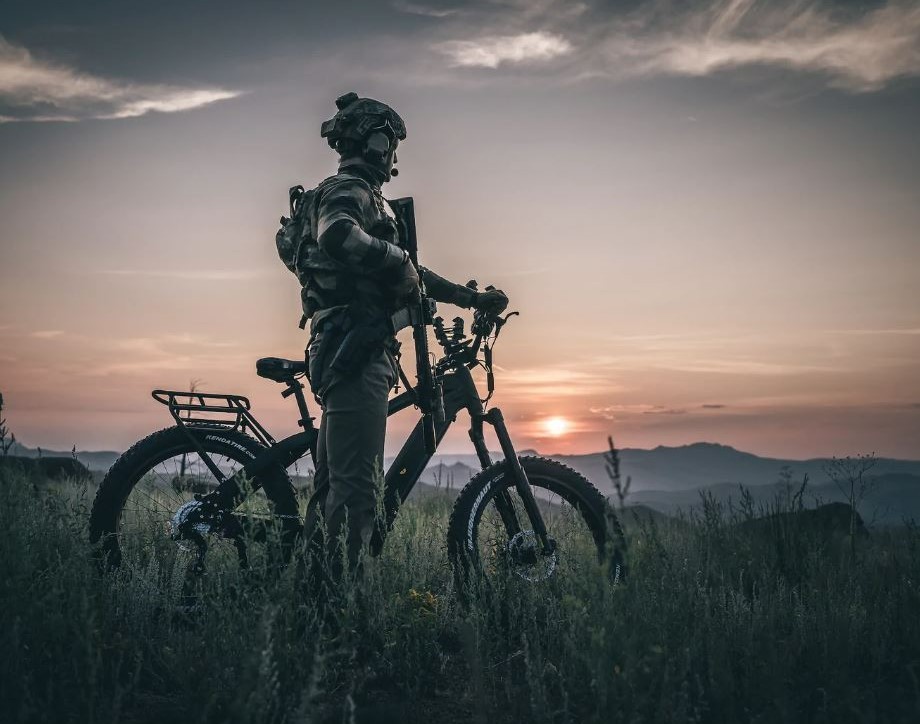 Rowery elektryczne – nowy sprzęt dla wojsk specjalnych | Defence24