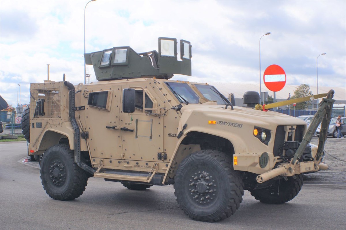Marines testują ulice w Gdyni. Ładownia USS Kearsarge od środka [FOTO ...
