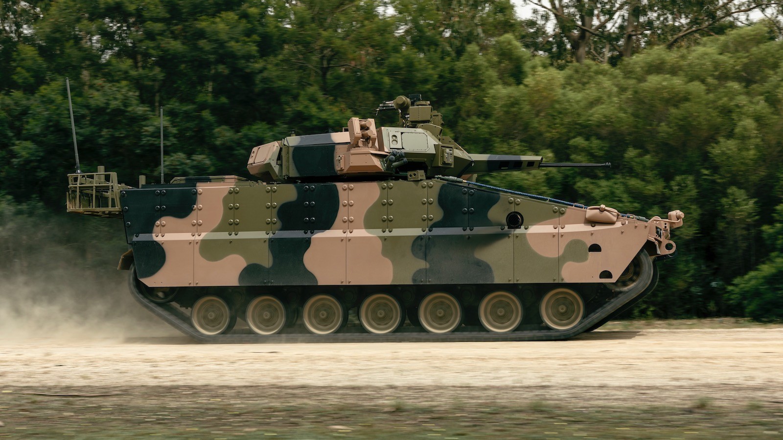 Redback in Poland coming soon. Hanwha: we are ready for new investments ...