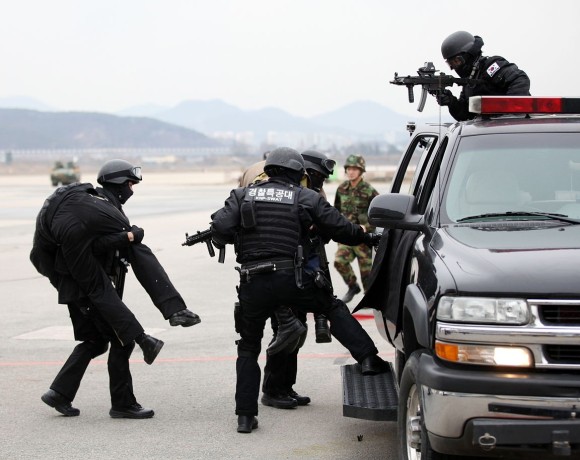 Korean Counter-Terrorist Units Receive PIAP GRYF Robots | Defence24.com