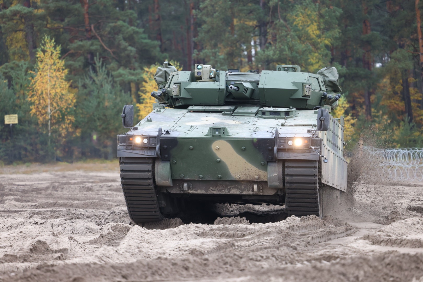 Redback testowany w Polsce. Hanwha Defense: proponujemy dwie ...