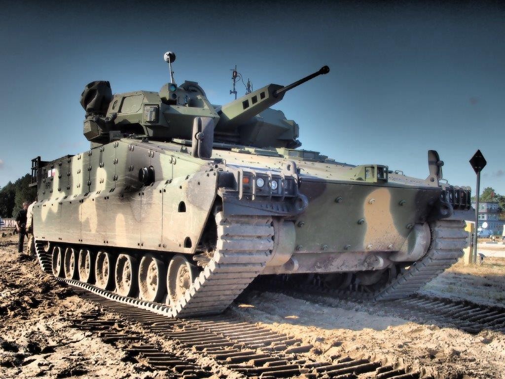 Polscy żołnierze testują Redbacka [FOTO] [WIDEO] | Defence24