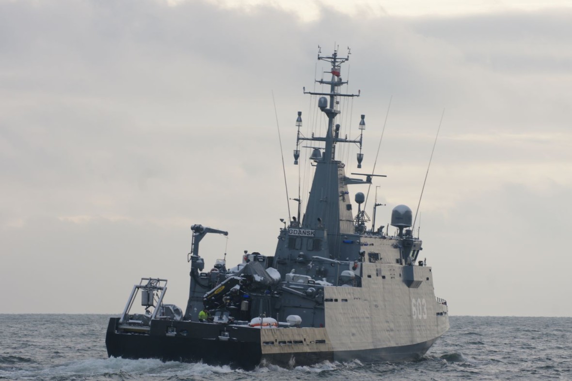 Mewa wyszła w próby z armatą AM-35. Albatros w poniedziałek podniesie ...