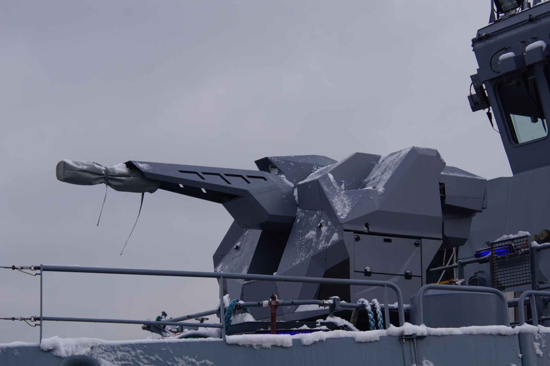 Mewa wyszła w próby z armatą AM-35. Albatros w poniedziałek podniesie ...