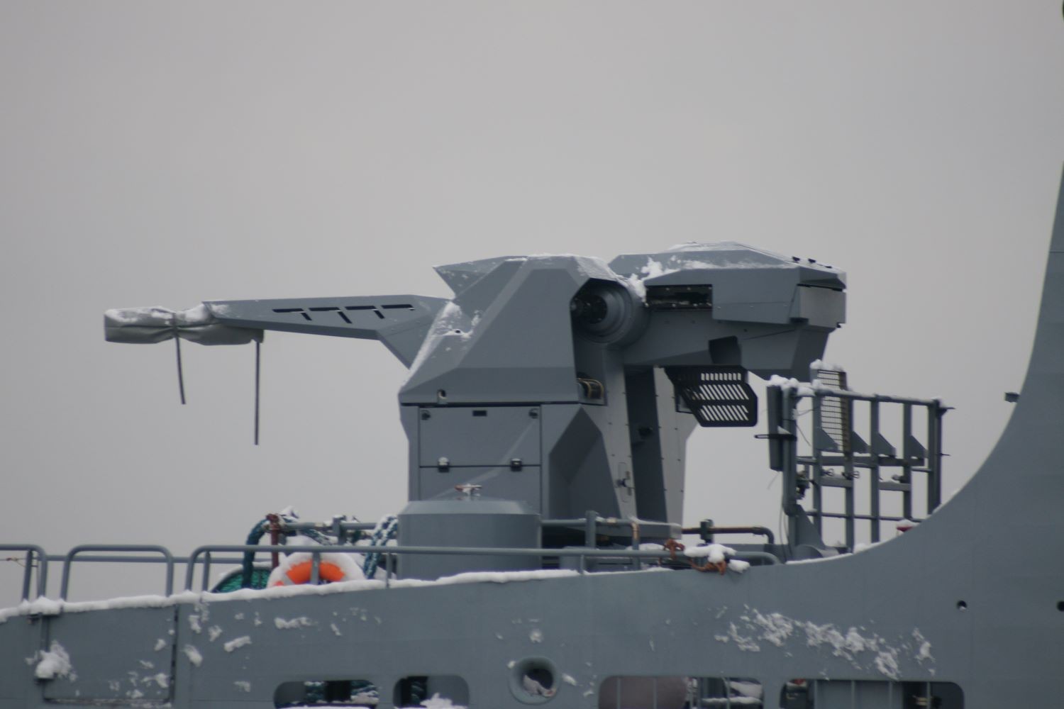 Mewa wyszła w próby z armatą AM-35. Albatros w poniedziałek podniesie ...