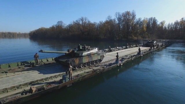 Focus on the Polish Motorized Floating Bridge | Defence24.com