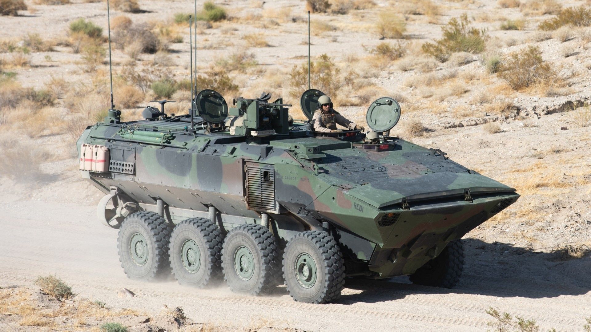 Hiszpanie zainteresowani nowym transporterem dla swoich Marines ...