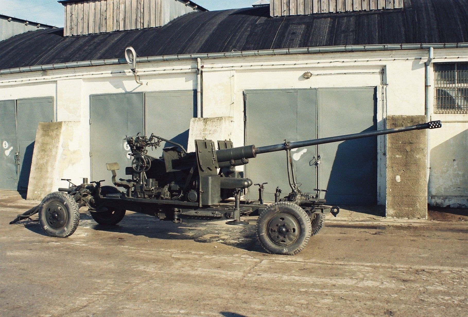 Polskie armaty przeciwlotnicze jadą na Ukrainę. Ale jakie? [ANALIZA] | Defence24