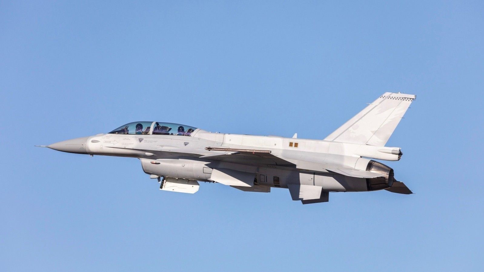 Pierwszy F-16 z nowej fabryki już lata [WIDEO] | Defence24