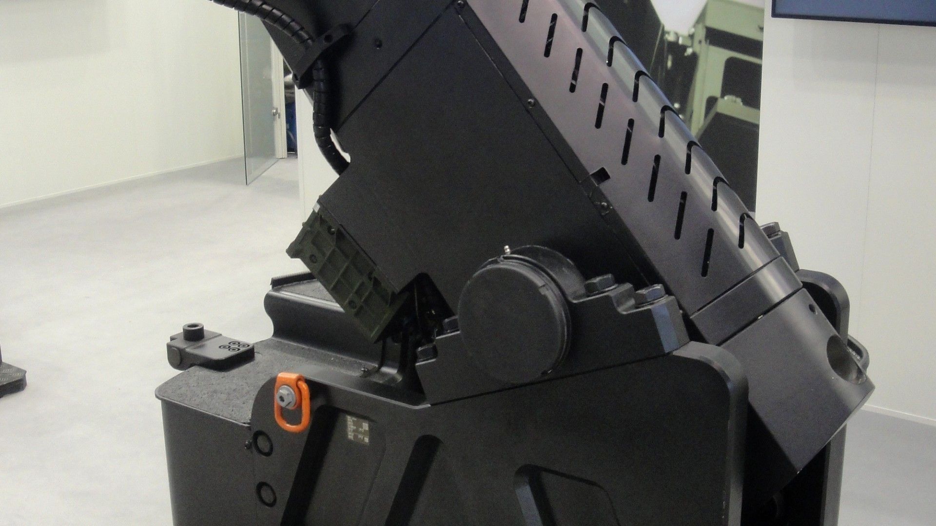 Ciężki moździerz Ragnarok na przyczepce