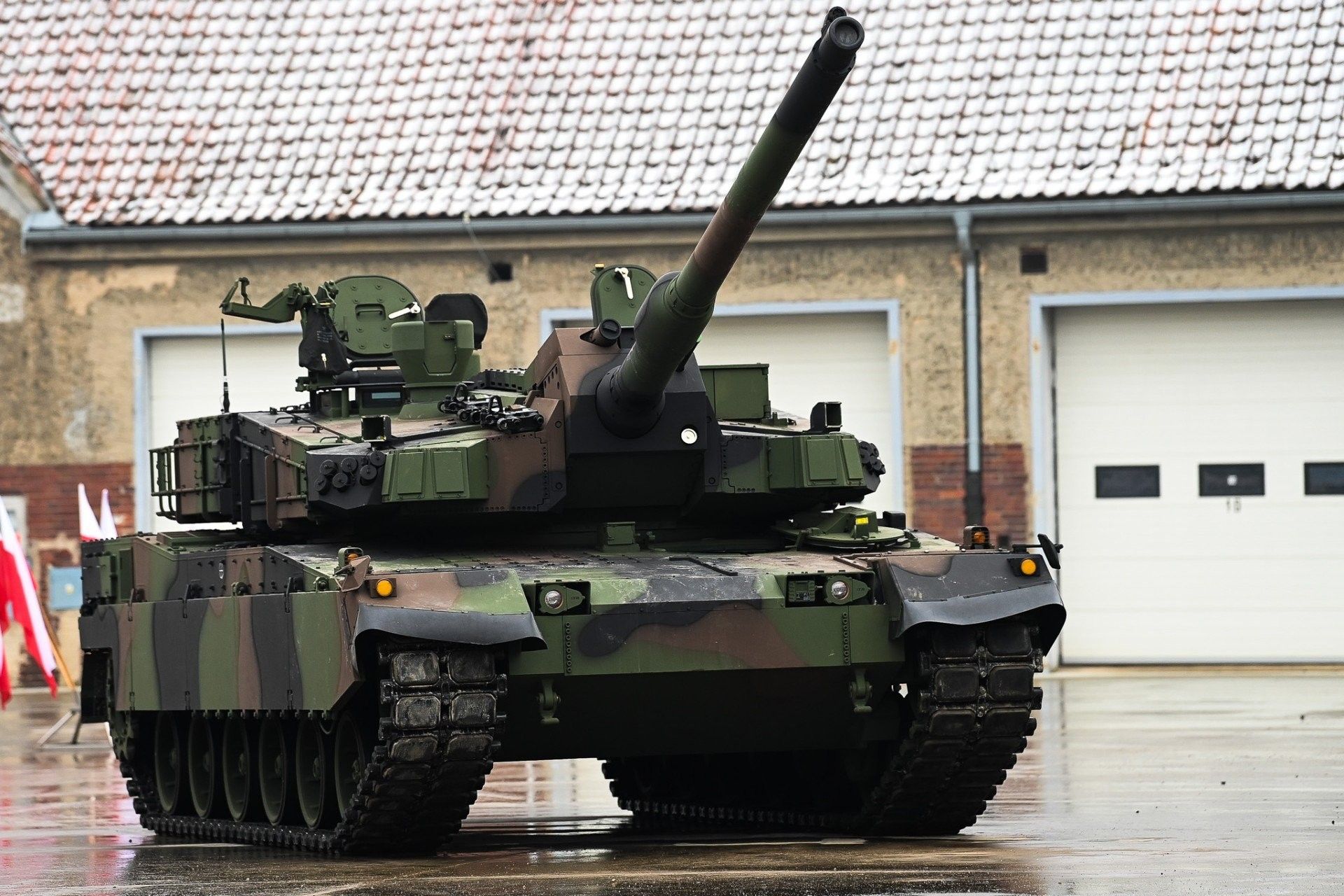 More Korean Howitzers and MBTs in Poland | Defence24.com