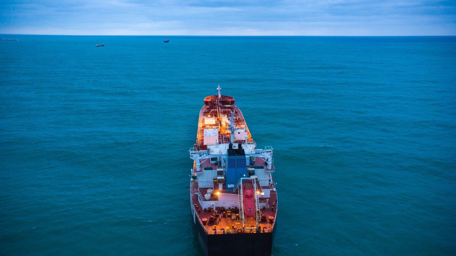 Tajemniczy tankowiec u wybrzeży Gotlandii. Ma zaopatrywać w paliwo ...