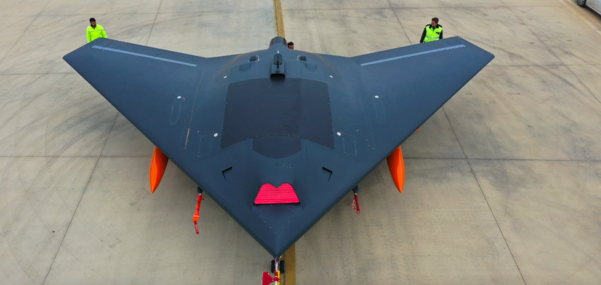 Tureckie latające skrzydło – dron nowej generacji | Defence24