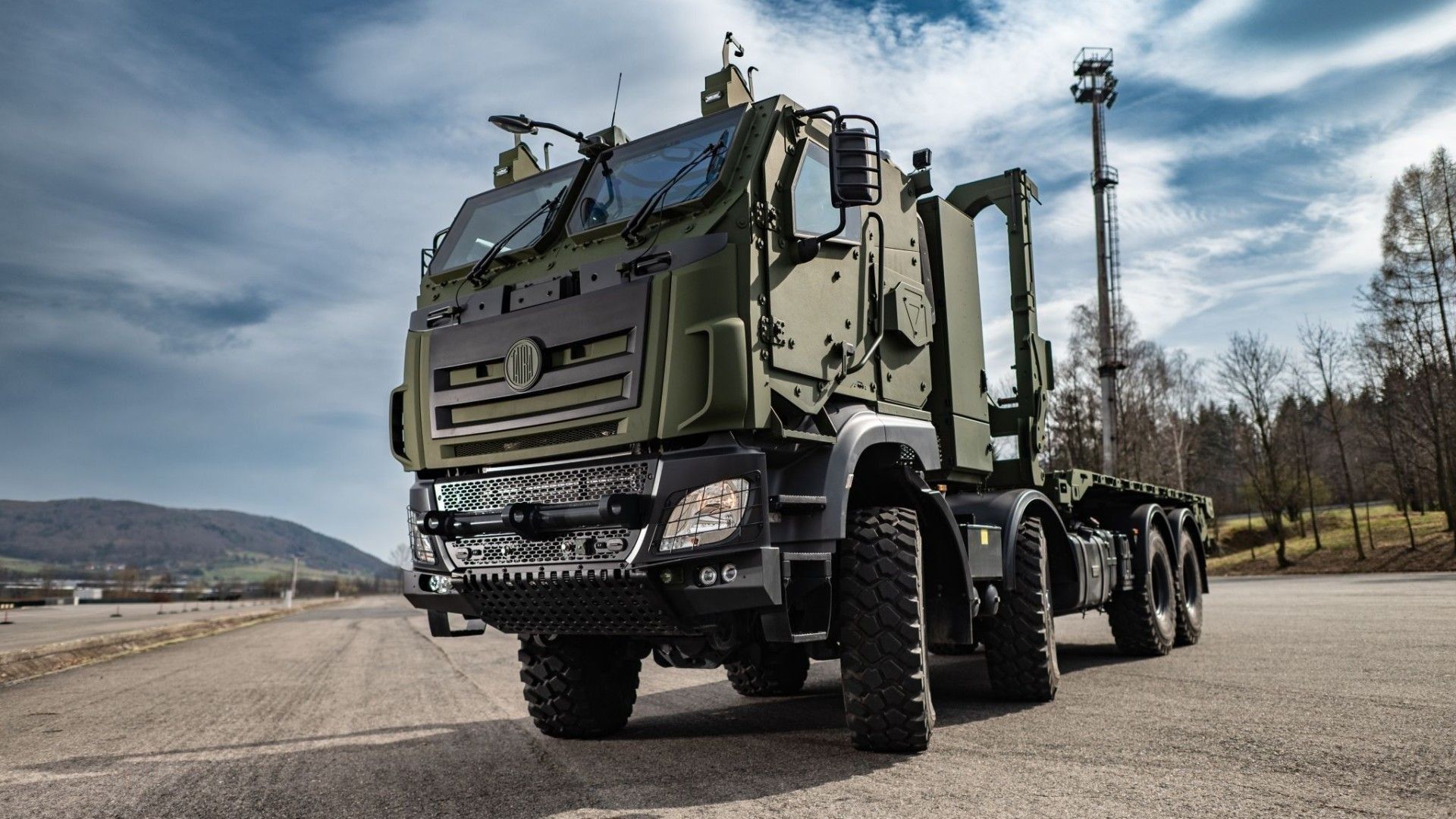 Nowa Tatra Phoenix na targach w Czechach i Grecji | Defence24
