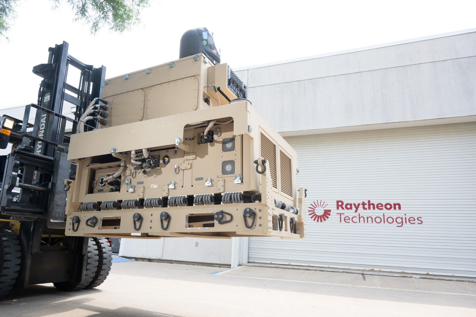 Raytheon dostarczył Siłom Powietrznym USA autonomiczną antydronowa broń ...