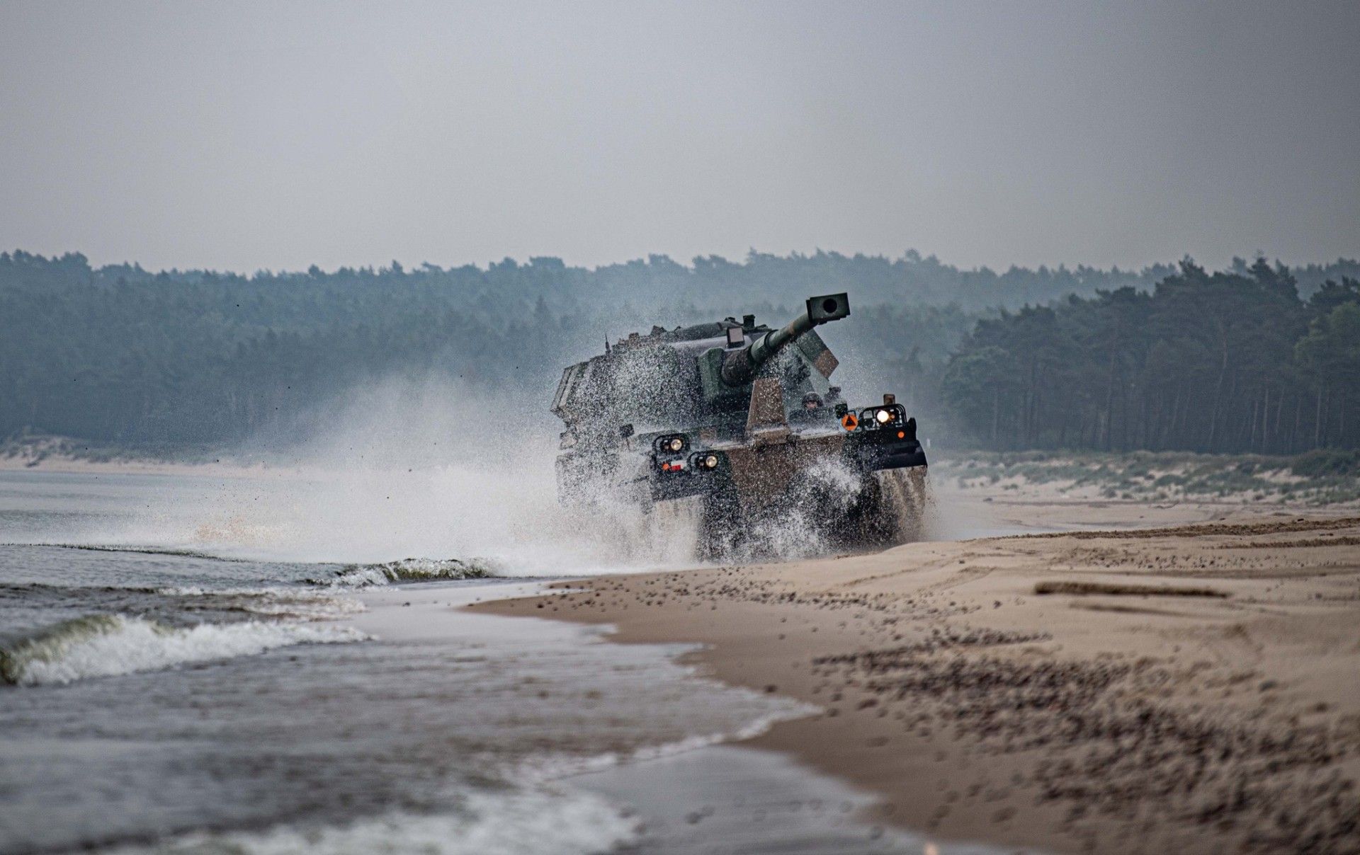 Napędy i uzbrojenie z Korei. SNT Dynamics z ofertą dla Polski [ANALIZA]